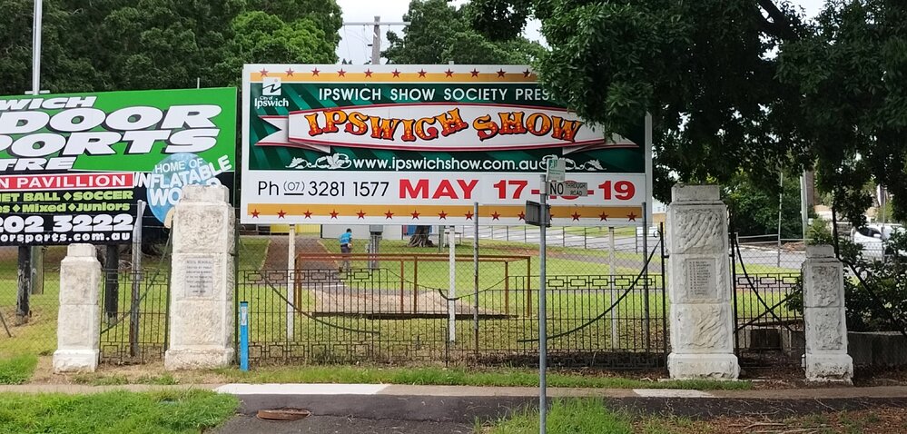 Nerita Memorial Gates, and Ipswich Showgrounds Border Plantings ...