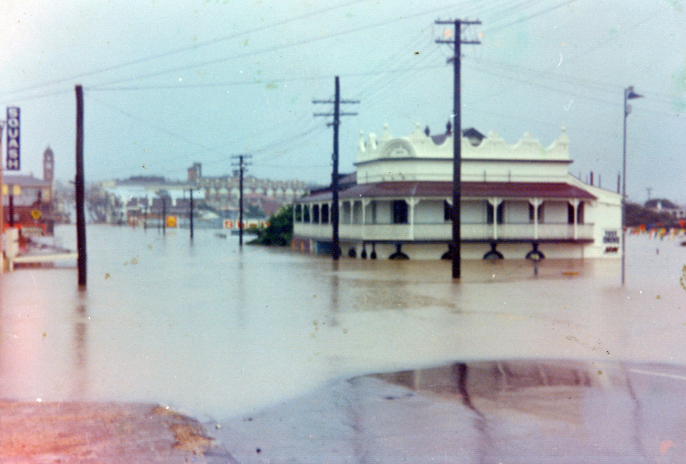 Ulster Hotel, Ipswich, during flood of 1974 | Picture Ipswich