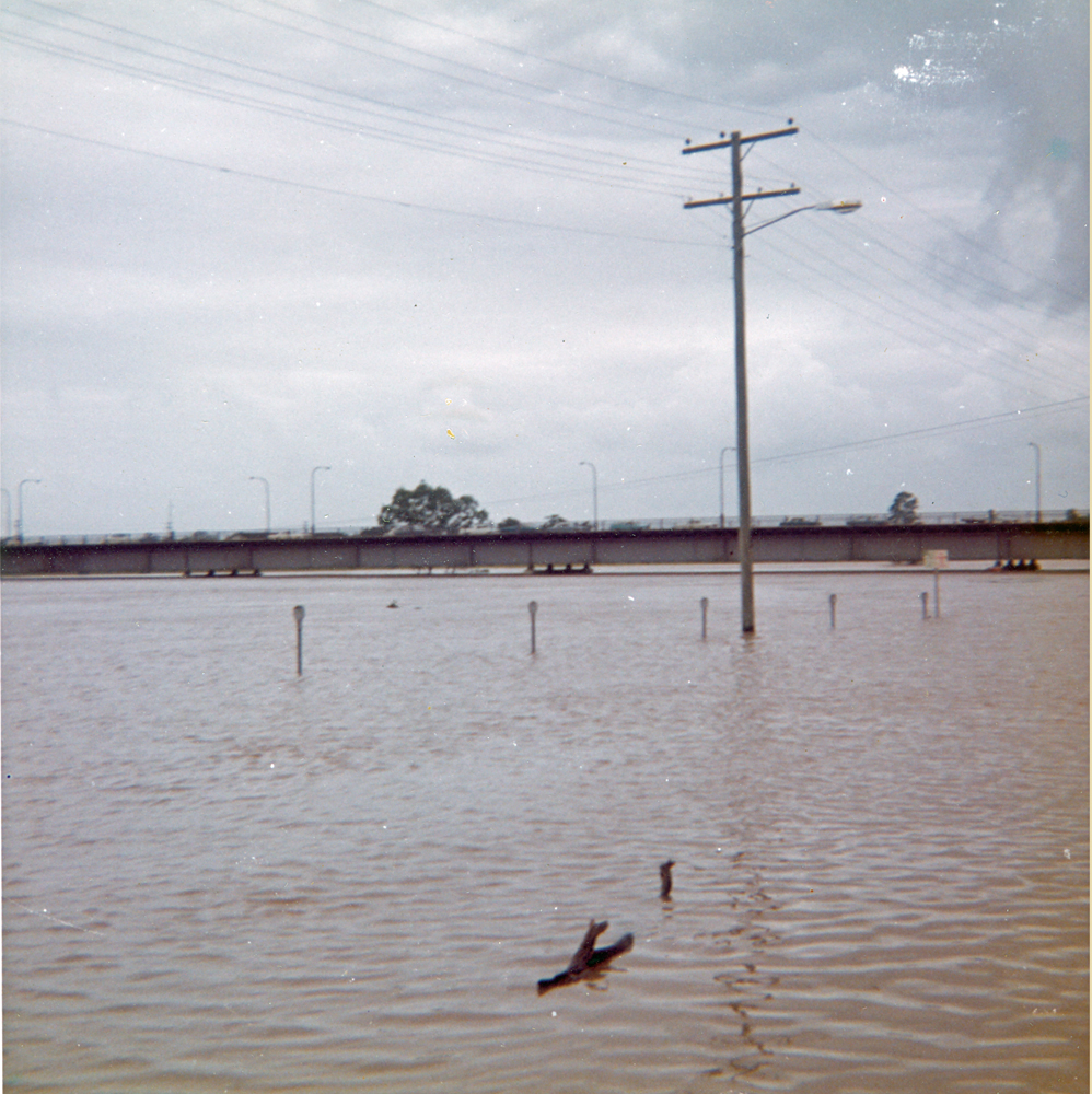 David Trumpy Bridge, Ipswich, during 1974 flood | Picture Ipswich