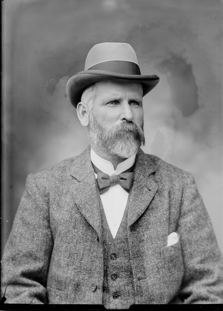 Benjamin Hurst Taylor, studio photo, Ipswich, 1900s | Picture Ipswich