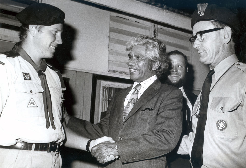 Senator Neville Bonner presenting Ken Payne with his Queen's Scout ...